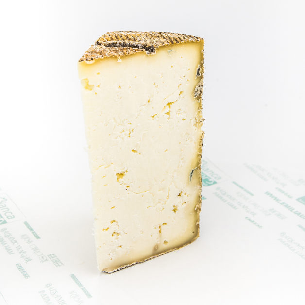Castelrosso - Salvacremasco Cow's Milk Cheese - Emilia ltd - Online shop