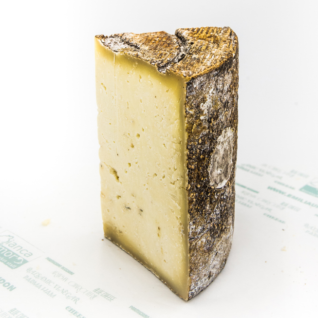Castelrosso - Salvacremasco Cow's Milk Cheese - Emilia ltd - Online shop
